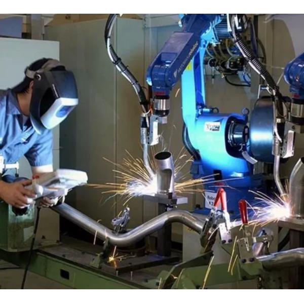 Quality YASKAWA AR1440 6 Axis Automatic Welding Robotic Arm With YRC1000 Robot for sale