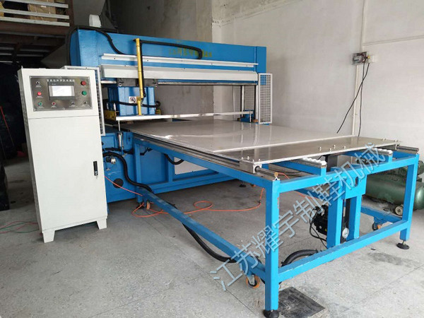 Quality Sponge Sheet Plastic Die Cutting Machine Double Oil Cylinder 10-135mm Stroke Range for sale