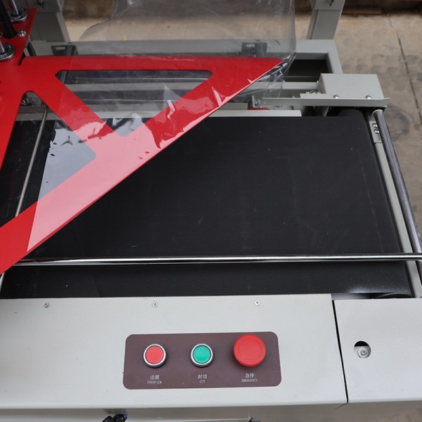 Quality L Shaped Full Automatic Packaging Machine 380V 440V Standard For Cosmetics for sale