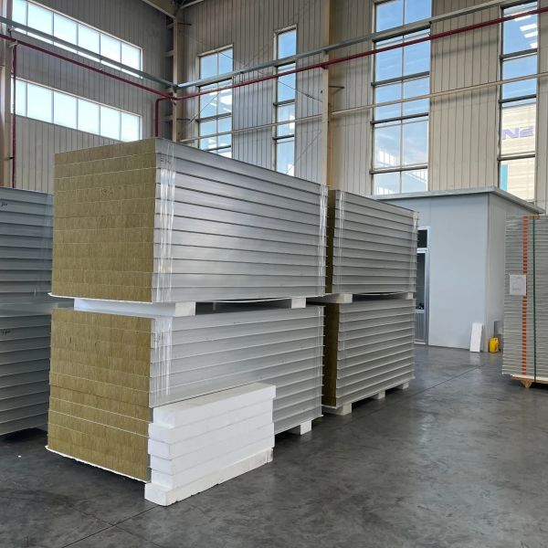 Quality Modern EPS Foam Wall Board with PIR XPS Core for Exterior Roof Insulation in Warehouse for sale