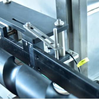 Quality 6500 BPH Rotary Type Automatic Capping Machine FX-8AH 80ml-1000ml With 8 Capping for sale