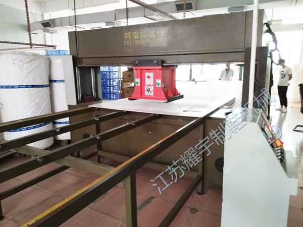 Quality Automatic Plate Feeding Hydraulic Traveling Head Cutting Machine 2.2KW / 3KW for sale