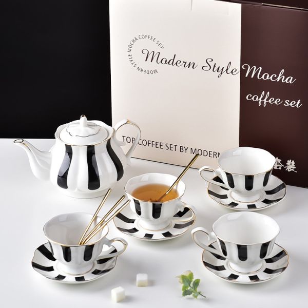 Quality Ceramic Tea Set In European Style Porcelain Teapot Cups And Saucers For Afternoon Tea for sale