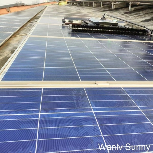 Quality Solar Panel Cleaner Robot High Though Cleaning Solutions with Semi-automatic for sale