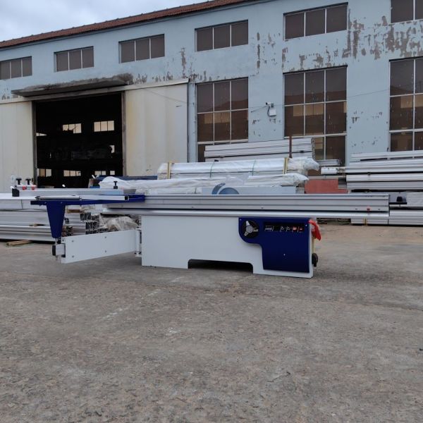 Quality 5.5 KW Main Motor Power Sliding Table Saw Machine for Max. Length of Workpiece 3200mm for sale