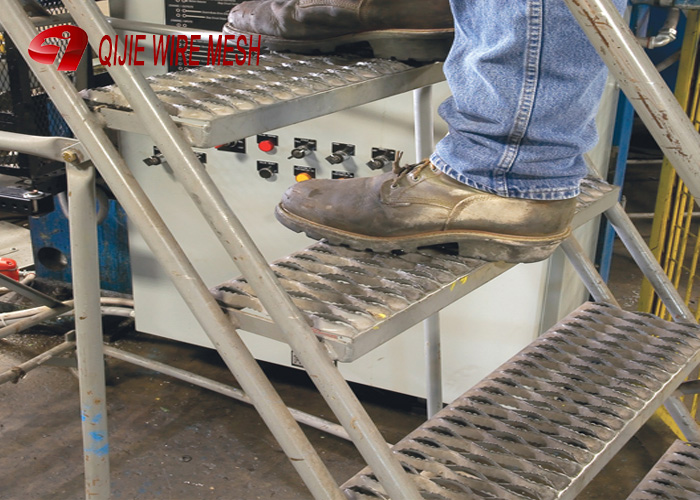 grip strut grating