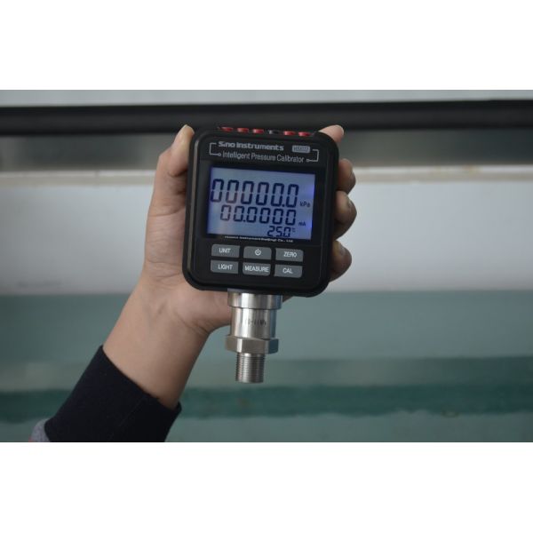 Quality Accurate and Easy HS602 Intelligent Pressure Calibrator for Liquid Media for sale