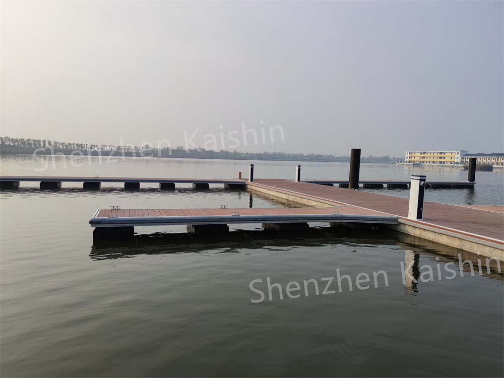 Customized Marine Finger Pontoon Long HDPE Floats with WPC Decking