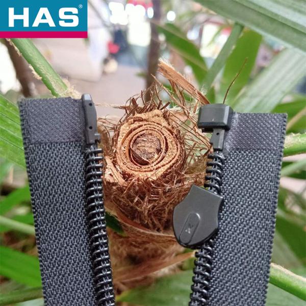 Quality 5# Leather PU Waterproof Membrane Nylon Zipper For Garment Jackets for sale