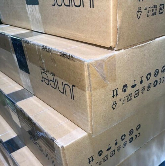 Quality 100Mbps 1000Mbps QFX5110-48S-AFO Managed Switch 48 Ports Communication Mode for sale