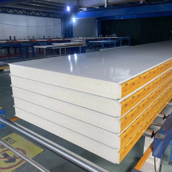 Quality Modern Design 100mm Thickness PUF PU Corrugated Panel Sandwich Insulation Board for Warehouse Roof for sale