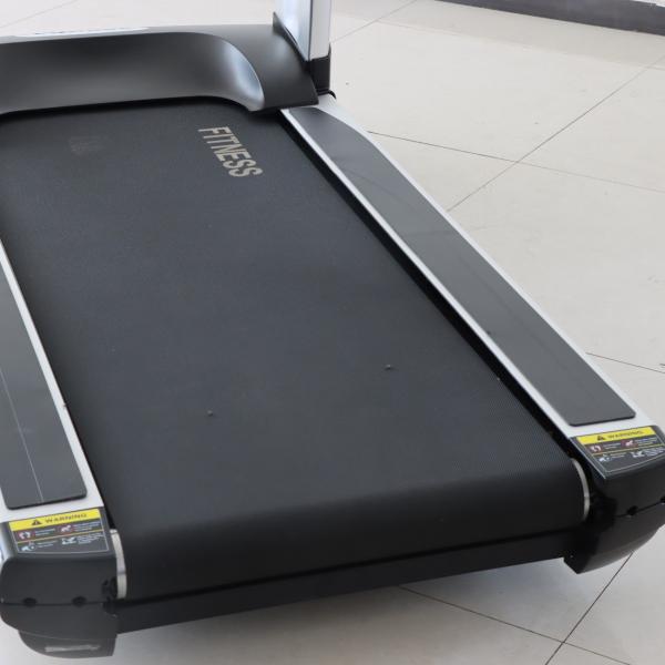 Quality Commercial Cardio Machine Motorized Running Machine Workout Treadmill for sale