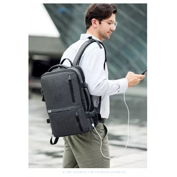 Quality Durable Black Polyester Men Business Backpack Casual Style 0.6kg Weight for sale