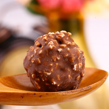 Quality Chocolate Candy Snacks Sweets Ball Marshmallow Chocolate Covered Marshmallow for sale