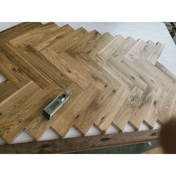 Quality Rustic Oak Herringbone Parquet Flooring Block Natural Lacquered for sale