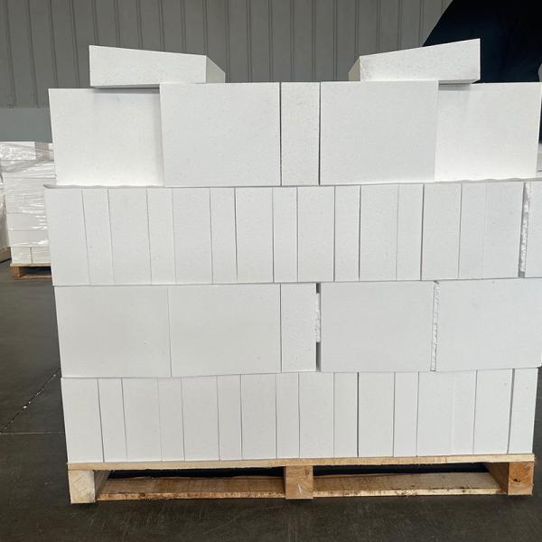 Quality Custom Sized Alumina Bubble Bricks for Machine Pressed Refractories in Cracking for sale