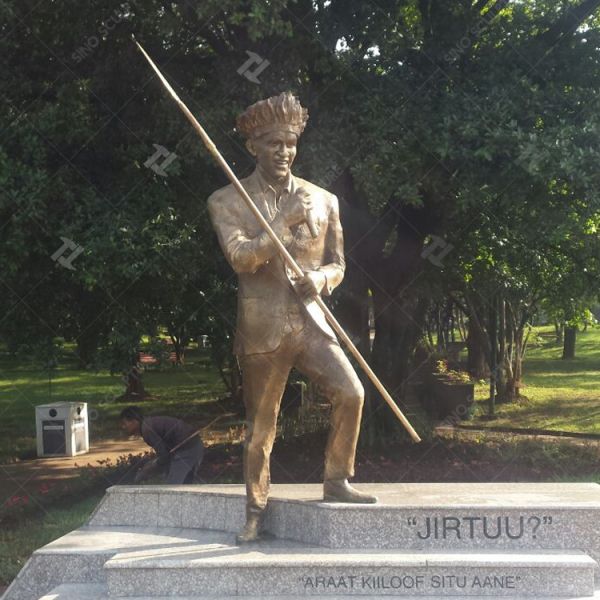 Quality Life Size Customized Casted Bronze Figure Statue Monument Statue for sale