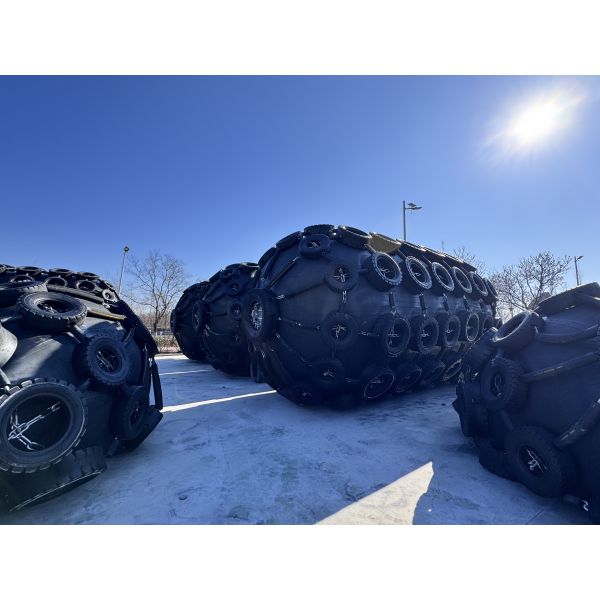 Quality Ship Boat Berthing Dock Floating Inflatable Rubber Fender for sale