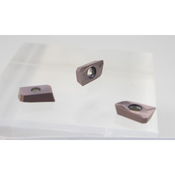 Quality APMT1604PDER-FM Parallelogram Indexable Carbide Milling Insert Carbide Milling Cutter Carbide Insert CNC Milling Insert for sale