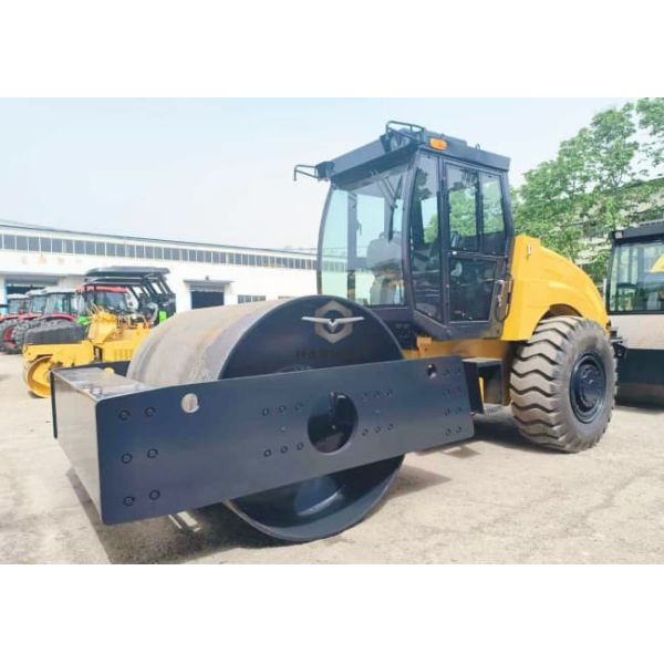 Quality 18 Ton Road Construction Single Drum Roller LT218B Cummins Engine 150hp for sale