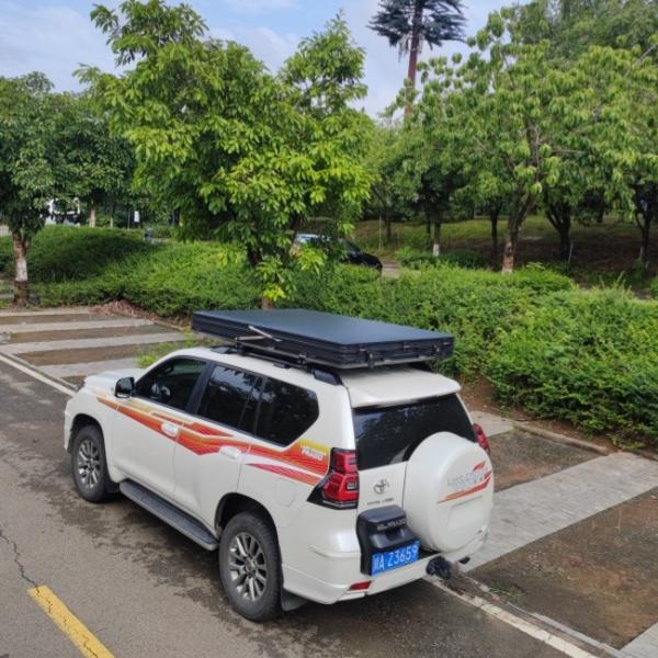 Quality Easy Setup Overland Rooftop Tent Convenience With 2.3m Telescopic Ladder for sale