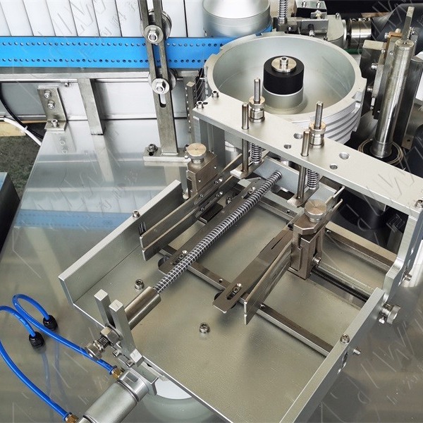 Quality Vertical Wet Glue Automatic Labeling Machine For Boxes Can for sale
