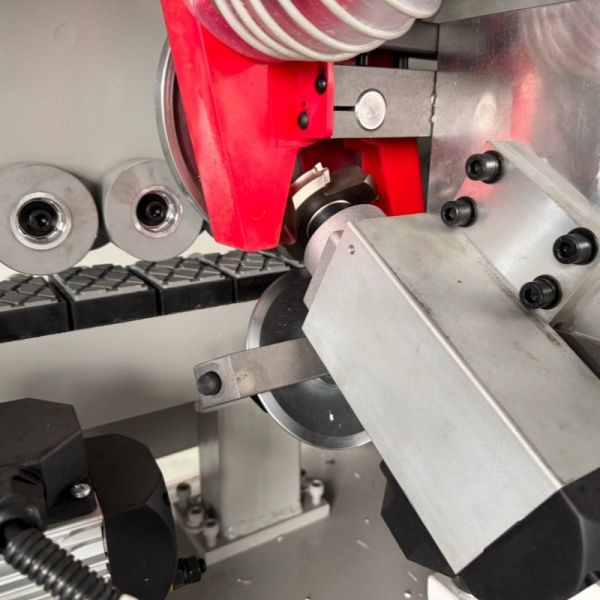 Quality Automatic Edge Bander Machine With Trimmer For Chipboard MDF Wood for sale