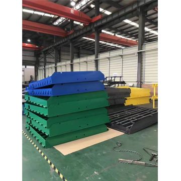 Quality Green 6Ton Hydraulic Dock Levelers With Swing Lip For Truck Loading And for sale