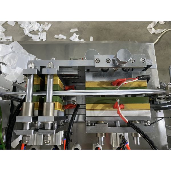 Quality High Speed Single Sachet Wet Wipe Packing Machine Four Side Sealing Alcohol Prep for sale