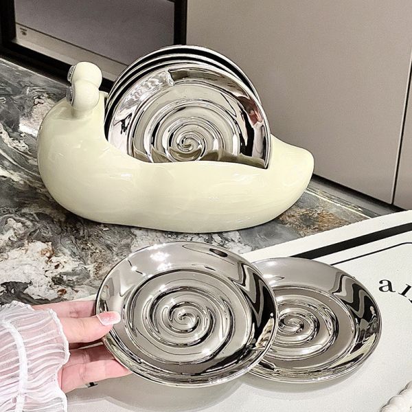 Quality Stocked Dinnerware Sets with Handpainted Ceramic Snail Dish of Kitchen Accessories for sale