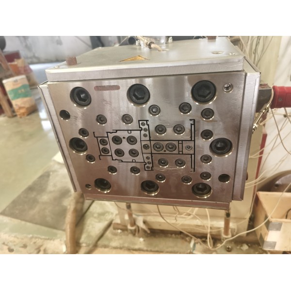 Quality High Precision WPC Extrusion Mould with Electroplating Polishing Surface for sale