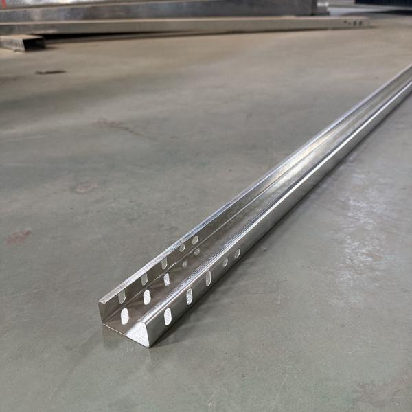 Quality OEM Wireway Galvanised Metal Trunking 50-1000mm Rectangle Shape for sale