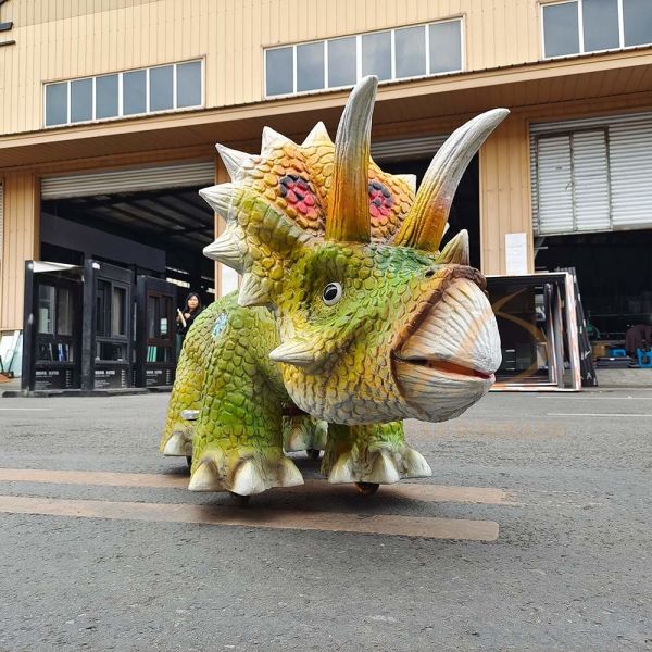 Quality UV Resistant Large Animatronic Electric Dinosaur Ride With Multiple Control for sale