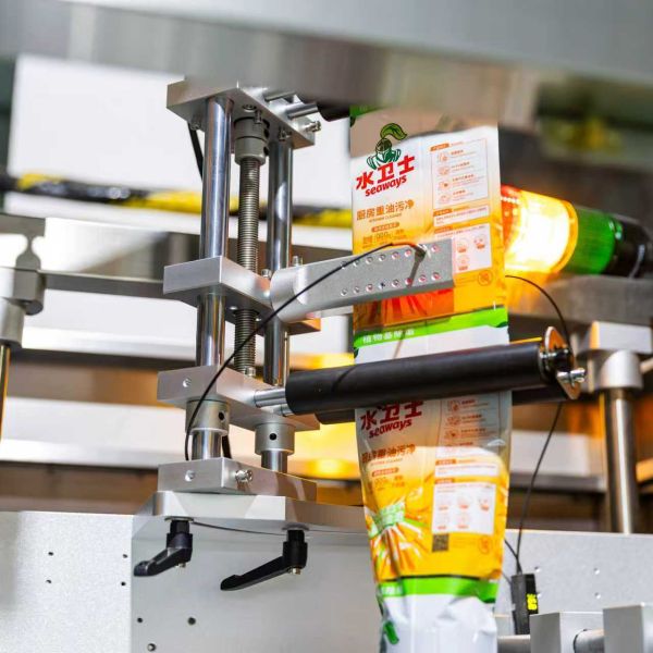 Quality 14000pcs/Hour Water Bottle Shrinking Sleeve Machine 50mm - 150mm for sale