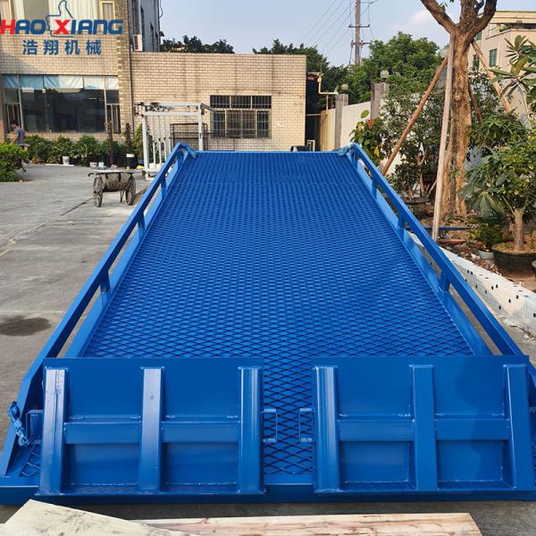 Quality 4-Meter Steel Inclined Ramp for Efficient Loading at Distribution Centers for sale