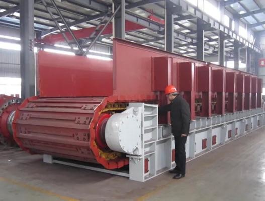 Quality Heavy Duty Conveying Hoisting Machine Apron Feeder For Limestone Rock Convey for sale
