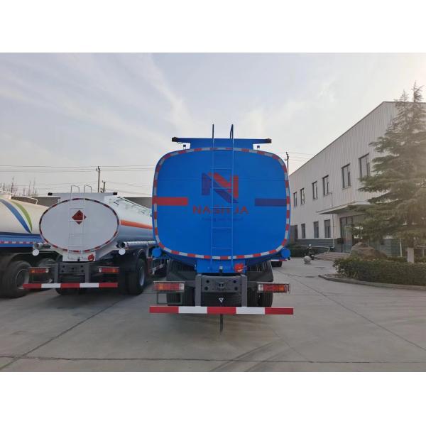 Quality High Efficiency Oil Tank Truck 8X4 LHD Euro2 371HP for sale