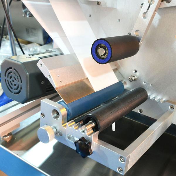 Quality Semi-Auto Round Bottle Labeling Machine Semi Automatic Bottle Labeler for sale