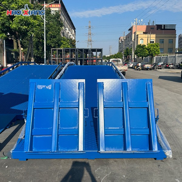 Quality 20 Ton Capacity Mobile Loading Ramp Portable Loading Docks With Anti Slip for sale