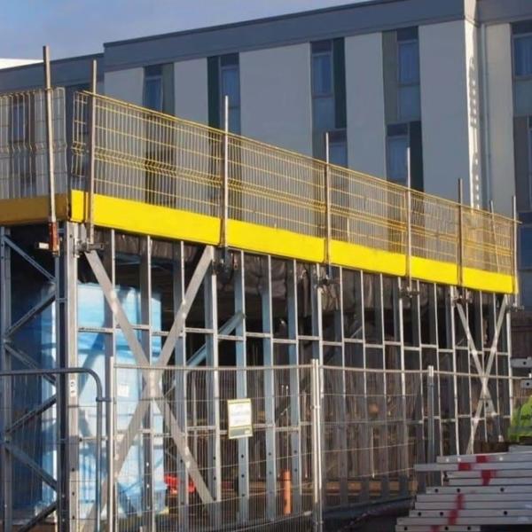 Quality Steel-framed Edge Protection Barrier with Reinforced Corner Joints for sale