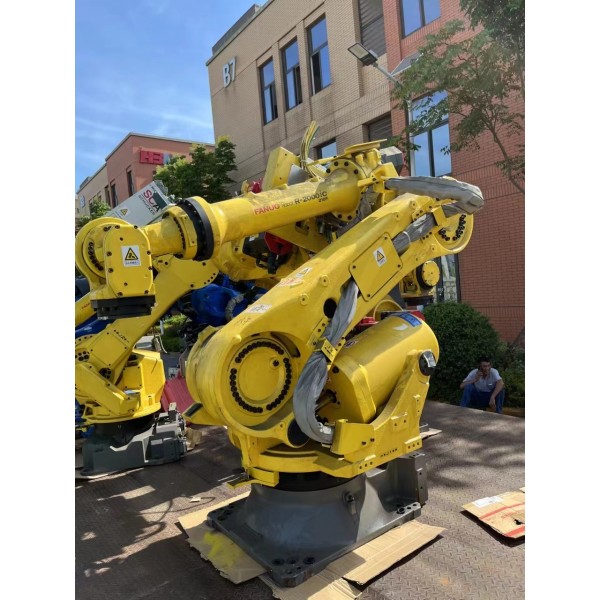Quality Packing 6 Axis Used Industrial Robot With Robotic Arm Hand Manipulator Payload 12kg for sale