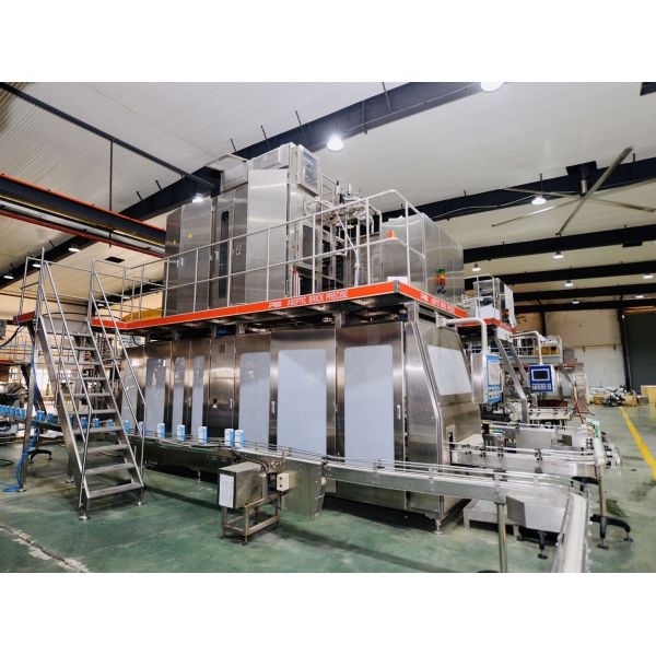 Quality 16000 PPH 200ml Slim Aseptic Carton Filling Machine with Straw Applicator for for sale