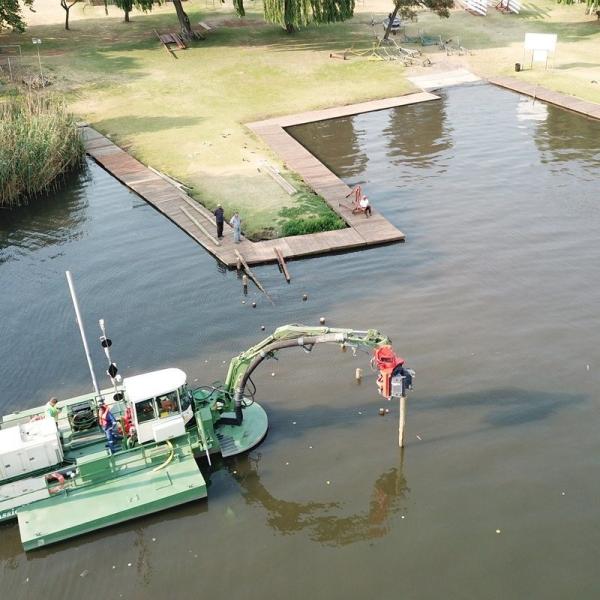 Quality Hydraulic Power Amphibious Sand Dredger for River Customized Performance and Function for sale