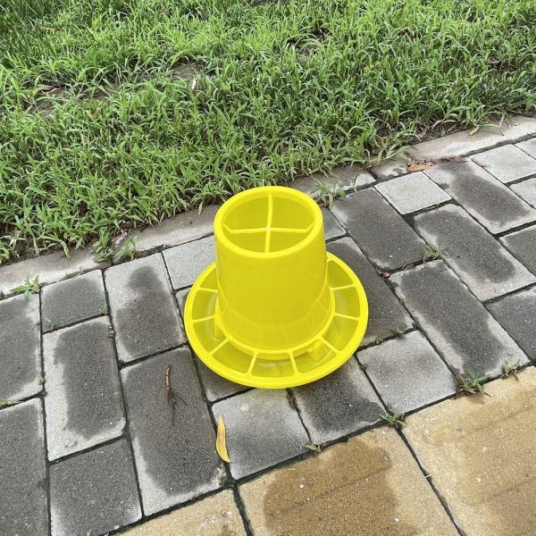 Quality Round Modern Design Large Chicken Feeder Bucket for sale