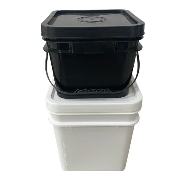Quality Durable Square Plastic Bucket with Lid Convenient Pet Treat Storage Solution for sale