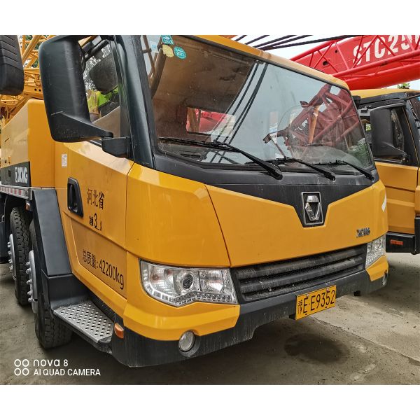 Quality XCMG QY70KA 70T Mobile Truck Crane with Liyuan Hydraulic Valve and 20000 kg Weight for sale