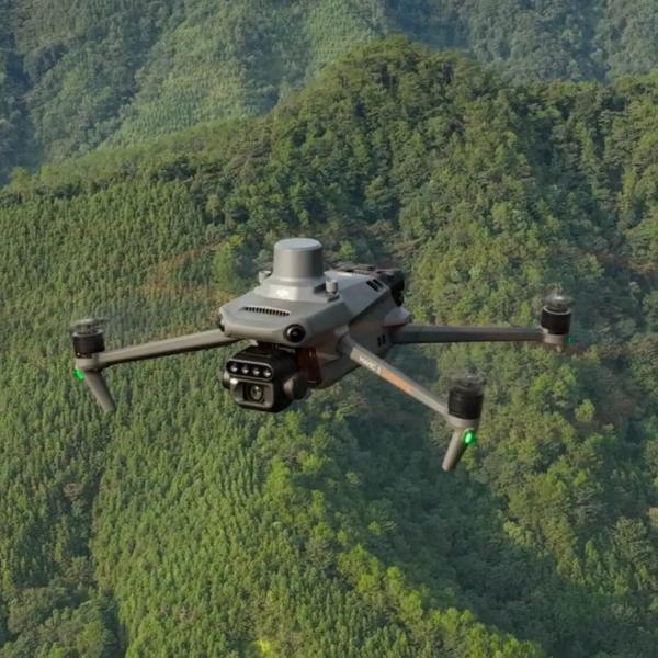 Quality DJI Mavic 3M Combines an RGB Camera with a Multispectral camera VS P4 Multispect for sale