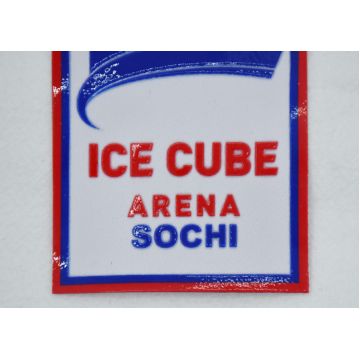 Quality 5 Colorway Down Jacket 0.4mm Silicone Labels On Woven Fabric for sale