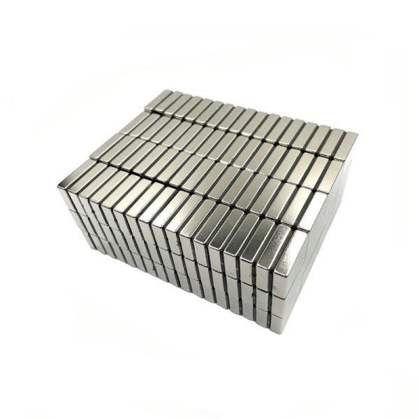 Quality Rectangular Flat Bar Neodymium Magnets 30SH-45SH ISO14001 Certified for sale