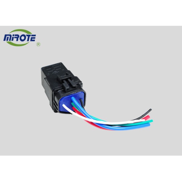 Quality Waterproof , 5 Pin Automotive Relay With Socket Wire Harness 39160-02400  Car Air Conditioner Relay for sale